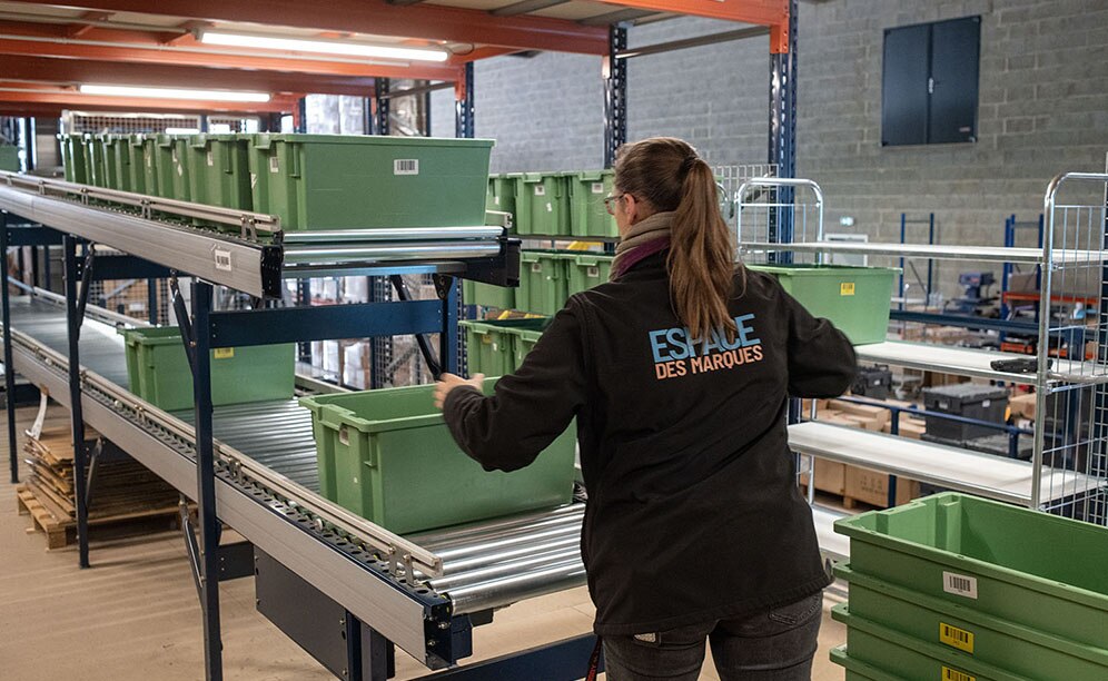 Espace des Marques digitalise ses deux entrepôts - Mecalux.fr