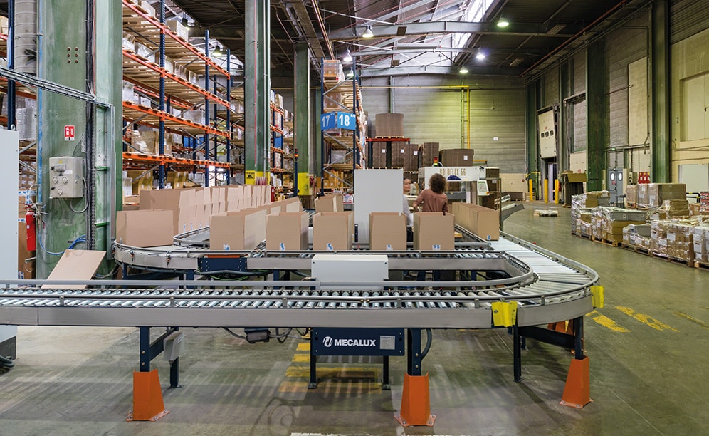 Reportage sur l’entrepôt sectorisé de Vynex en France - Mecalux.fr